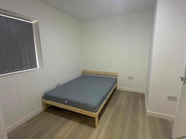 Penn Road, Beaconsfield, Buckinghamshire HP9, 1 bed flat to rent, £850 pcm | PrimeLocation