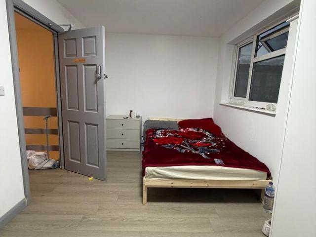 Penn Road, Beaconsfield, Buckinghamshire HP9, 1 bed flat to rent, £895 pcm | PrimeLocation