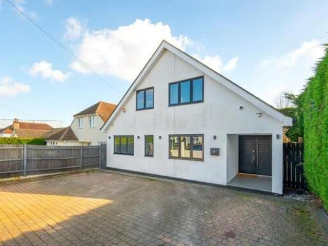 Penn Road, Park Street, 6 Bedroom Detached