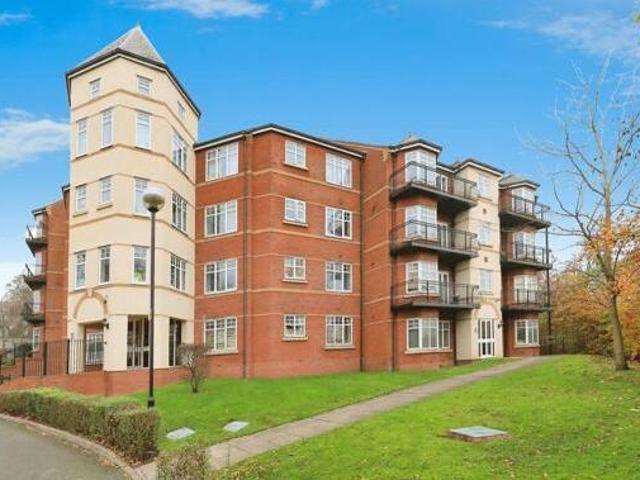 Penn Road, Penn, 2 Bedroom Flat