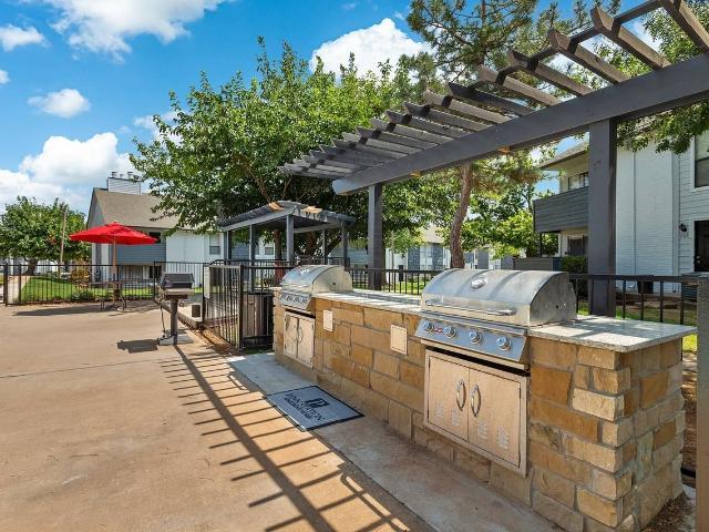 Penn Station 2 Bedroom Apartment for Rent at 1920 Heritage Park Dr, Oklahoma City, OK 73120