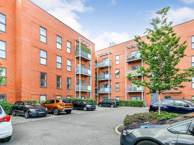 Pennant House, Portsmouth PO1 2 bed penthouse to rent £1,525 pcm £352 pw