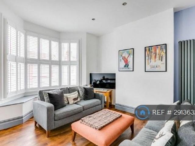 Pennard Road, London, W12 3 bed maisonette to rent £3,950 pcm £912 pw