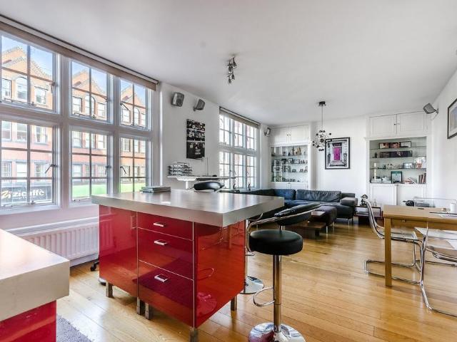Pennard Road, Shepherd's Bush. 2 bed flat to rent £3,250 pcm £750 pw