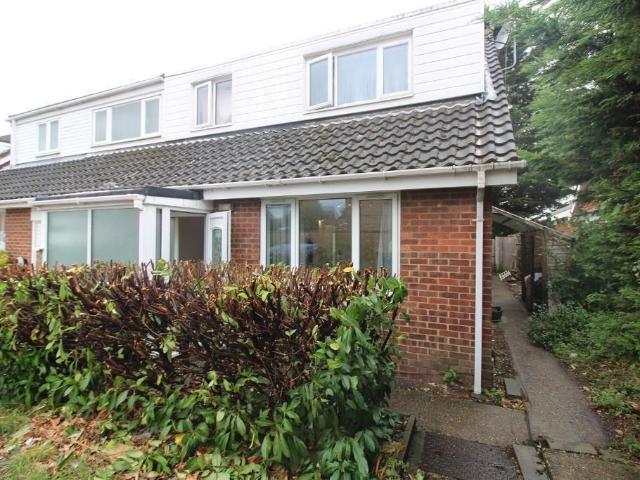 Pennine Way, Harlington UB3, 2 bed flat to rent, £1,600 pcm | PrimeLocation