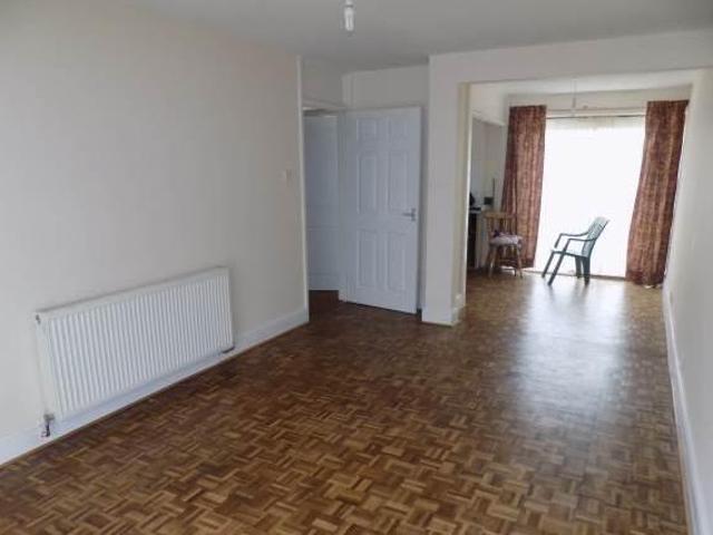Pennine Way, Harlington, 3 Bedroom House