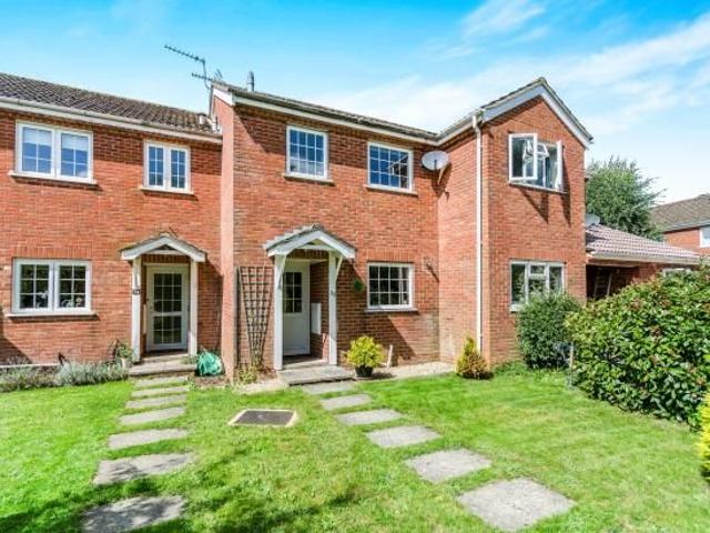 Pennington Close, Colden Common SO21, 2 bed terraced house to rent, £1,425 pcm | PrimeLocation