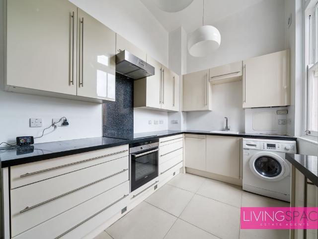 Pennington Drive, London N21, 2 bed flat to rent, £1,800 pcm | PrimeLocation