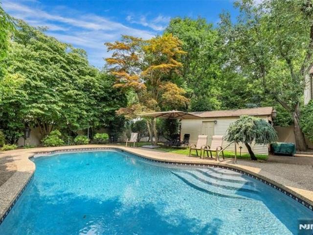 Pennington Rd, Teaneck, Home For Sale