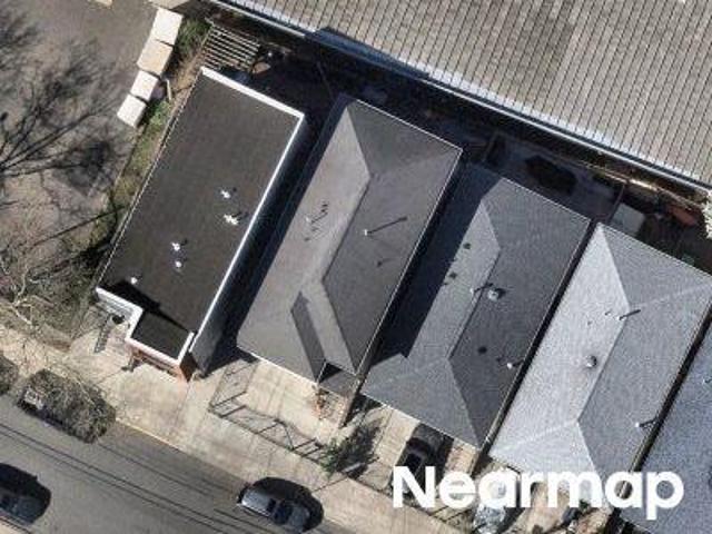 Pennington St