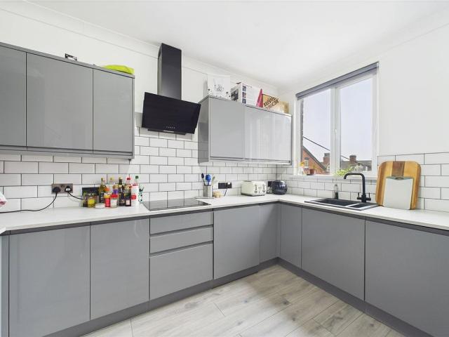 Pennington Street, Woodhouse, Leeds LS6, 2 bed flat to rent, £995 pcm | PrimeLocation