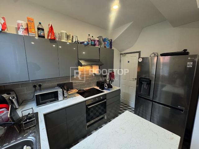 Pennington Terrace, Leeds LS6, 4 bed shared accommodation to rent, £646 pppm | PrimeLocation