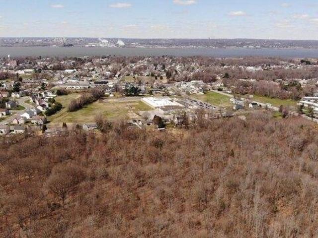 Penns Grove NJ 08069 LS101706278