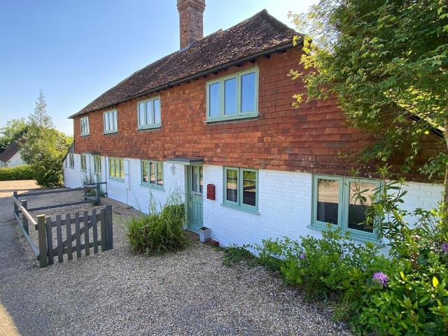 Pennybridge Coach House, Wadhurst, TN5 3 bed house to rent £1,900 pcm £438 pw