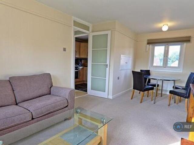 Pennyroyal Avenue, London, 1 Bedroom Flat