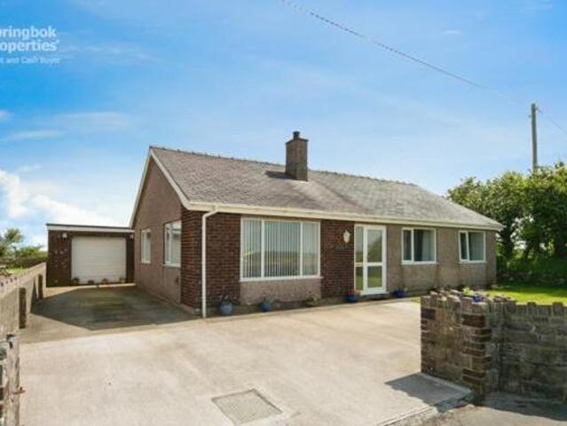 Penrallt, Llannerch y medd, 3 Bedroom Bungalow