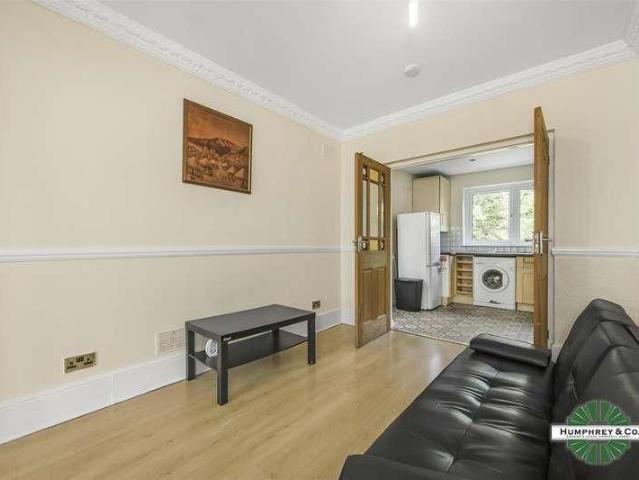 Penrhyn Avenue, London, E17