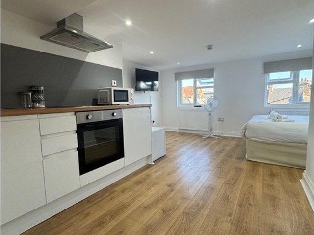 Penrhyn Crescent, London E17, Studio to rent, £1,550 pcm | PrimeLocation