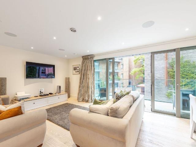 Penrose Gardens, Hampstead, London NW3, 3 bed flat to rent, £8,667 pcm | PrimeLocation