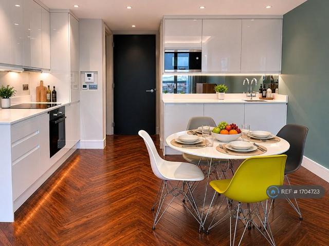 Penrose St, London, SE17 2 bed flat to rent £3,000 pcm £692 pw