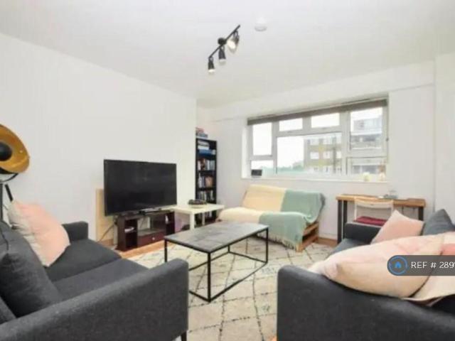 Penrose Street, London, SE17 3 bed flat to rent £2,850 pcm £658 pw
