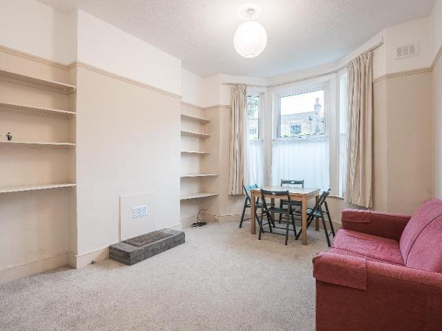 PENROSE STREET, SE17 2 bed flat to rent £2,496 pcm £576 pw