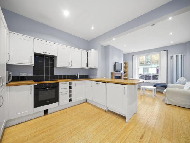 Penryn Street, London 3 bed terraced house to rent £4,400 pcm £1,015 pw