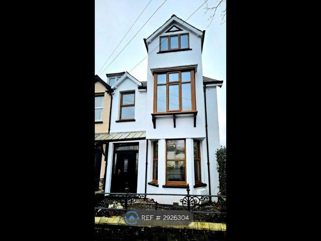 Pensarn Road, Bala LL23, 4 bed end terrace house to rent, £1,500 pcm | PrimeLocation