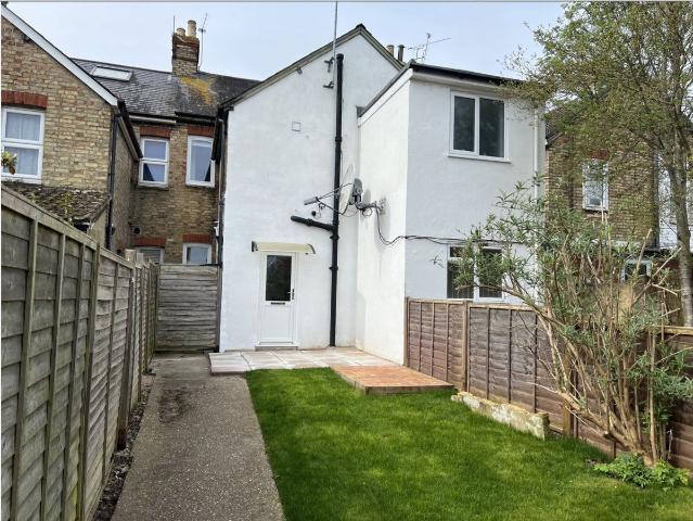 Peabody Road, Farnborough, Hampshire GU14, 2 bed flat to rent, £1,250 pcm | PrimeLocation