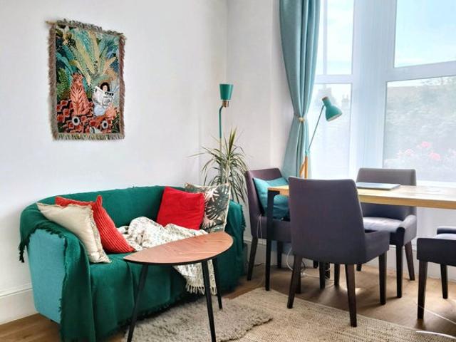 Peaceful 1 Bedroom Garden Flat: 18 min to Victoria