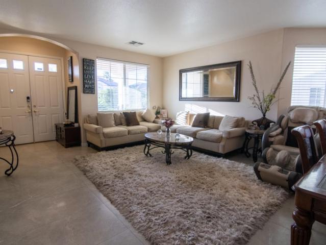Peaceful culdesac near 215 frwy