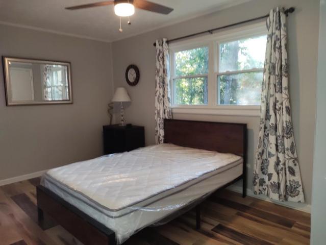 Peaceful Furnished Room in Quiet Neighborhood