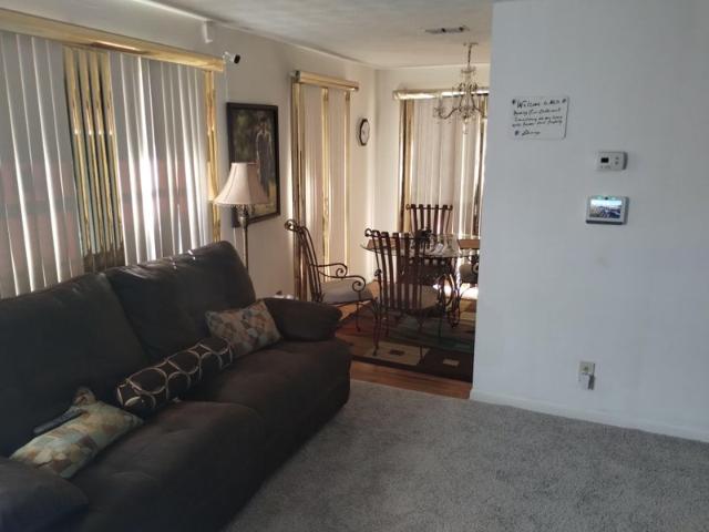 Peaceful Living | Steps from JTA Transit & Harveys