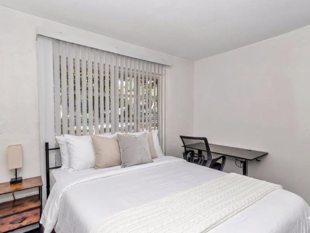 Peaceful Ocala Coliving | Private Room & Shared S