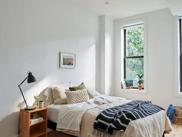 Peaceful ROOM at The Dean House