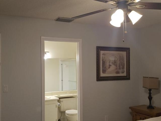 Peaceful Room for Rent in Prime Pembroke Pines Loc