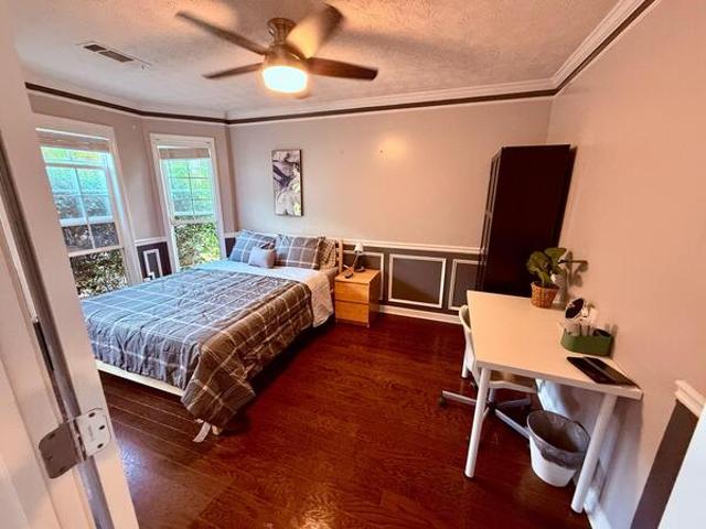 Peaceful Sugar Hill Home Near Buford – Stable & Long Term Friendly
