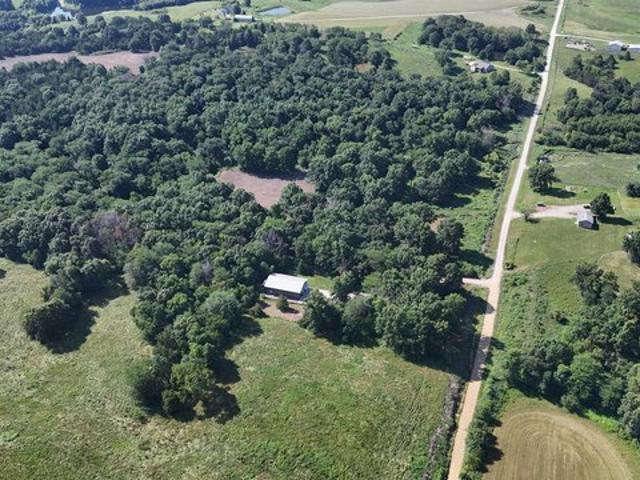 Peach Ave, Bloomfield, IA 52537
