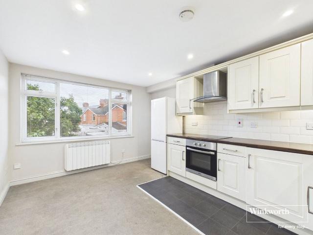 Peach Street, Wokingham, Berkshire RG40, 2 bed terraced house to rent, £1,550 pcm | PrimeLocation
