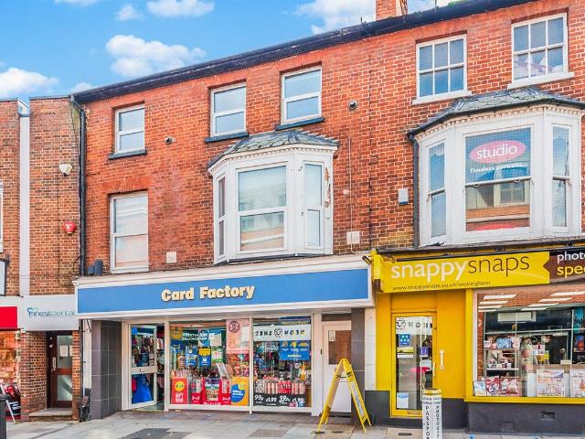 Peach Street, Wokingham RG40, 2 bed flat to rent, £1,295 pcm | PrimeLocation