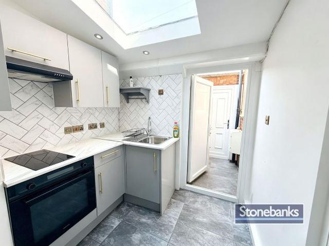 Peachey Lane, Uxbridge UB8, Studio to rent, £1,100 pcm | PrimeLocation
