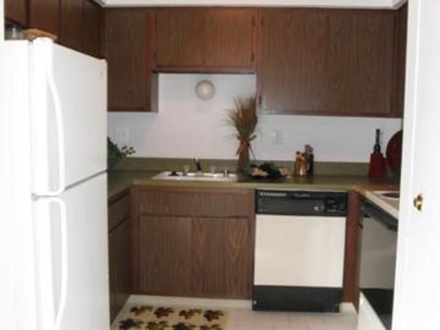 Peachtree Apartments 2 Bedroom Apartment for Rent at 20195 Weybridge St, Mount Clemens, MI 48036 Clinton Township