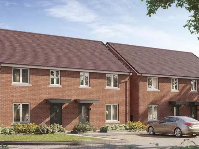 Peafield Rise, Allington, Maidstone. 3 bed semi detached house.