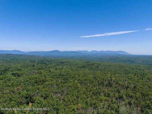 Peak Rd, Stone Ridge, NY 12484