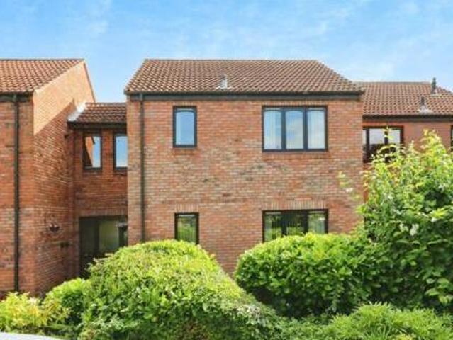Peakes Croft, 1 Bedroom Flat