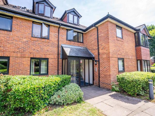Peakes Place, St. Albans AL1 2 bed apartment to rent £1,800 pcm £415 pw
