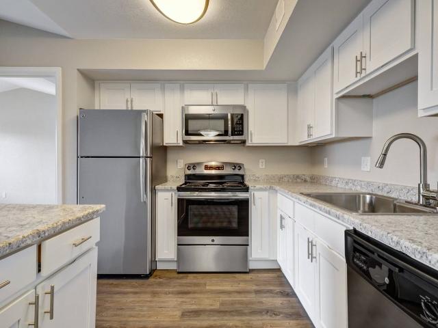 PeakView by Horseshoe Lake Apartments 2 Bedroom Apartment for Rent at 341 Knobcone Dr, Loveland, CO 80538