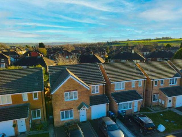 Pear Tree Close, Bradford, 4 Bedroom Detached