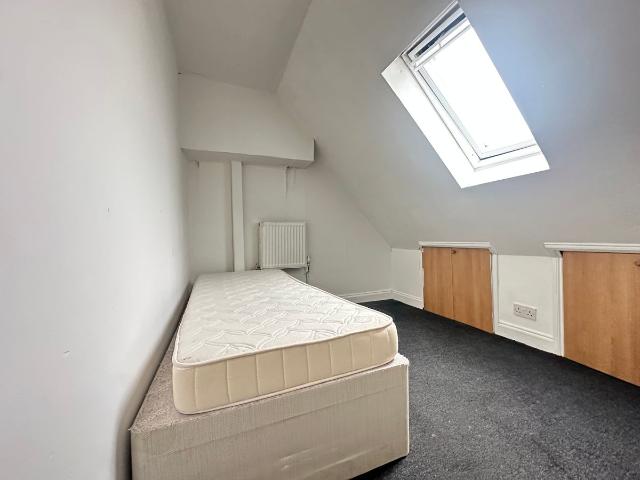Pear Tree Avenue, West Drayton UB7, Room to rent, £700 pcm | PrimeLocation