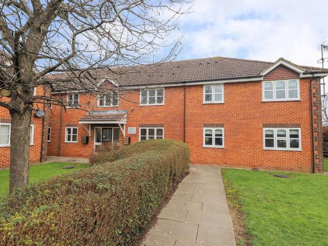 Pear Tree House, Goulds Green, Hillingdon UB8, 2 bed flat to rent, £1,600 pcm | PrimeLocation